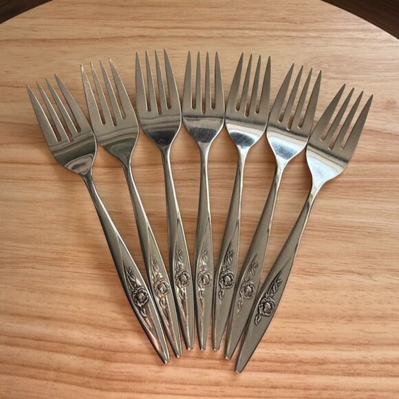 Oneida | Dining | 7 Vintage Lasting Rose Salad Forks Oneida Oneida ...